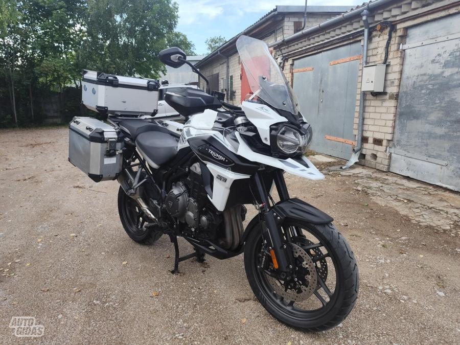 White Triumph Tiger 2020 in Silale, with an engine capacity of 1.22 L and mileage of 64 thousand km for 7000 €, photo 1 on AUTOMOTO.COM.LV