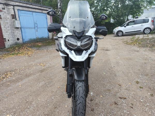 White Triumph Tiger 2020 in Silale, with an engine capacity of 1.22 L and mileage of 64 thousand km for 7000 €, photo 4 on AUTOMOTO.COM.LV