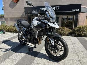 White Triumph Tiger 2025 in Vilnius, with an engine capacity of 0.89 L and mileage of 0 thousand km for 13890 €, photo 4 on AUTOMOTO.COM.LV