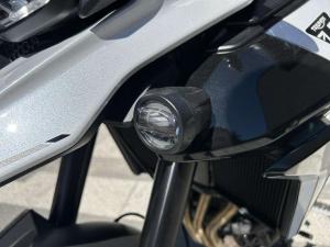 White Triumph Tiger 2025 in Vilnius, with an engine capacity of 0.89 L and mileage of 0 thousand km for 13890 €, photo 6 on AUTOMOTO.COM.LV