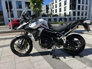 White Triumph Tiger 2025 in Vilnius, with an engine capacity of 0.89 L and mileage of 0 thousand km for 13890 €, photo 8 on AUTOMOTO.COM.LV