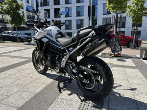 White Triumph Tiger 2025 in Vilnius, with an engine capacity of 0.89 L and mileage of 0 thousand km for 13890 €, photo 9 on AUTOMOTO.COM.LV