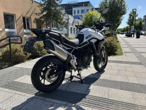 White Triumph Tiger 2025 in Vilnius, with an engine capacity of 0.89 L and mileage of 0 thousand km for 13890 €, photo 15 on AUTOMOTO.COM.LV