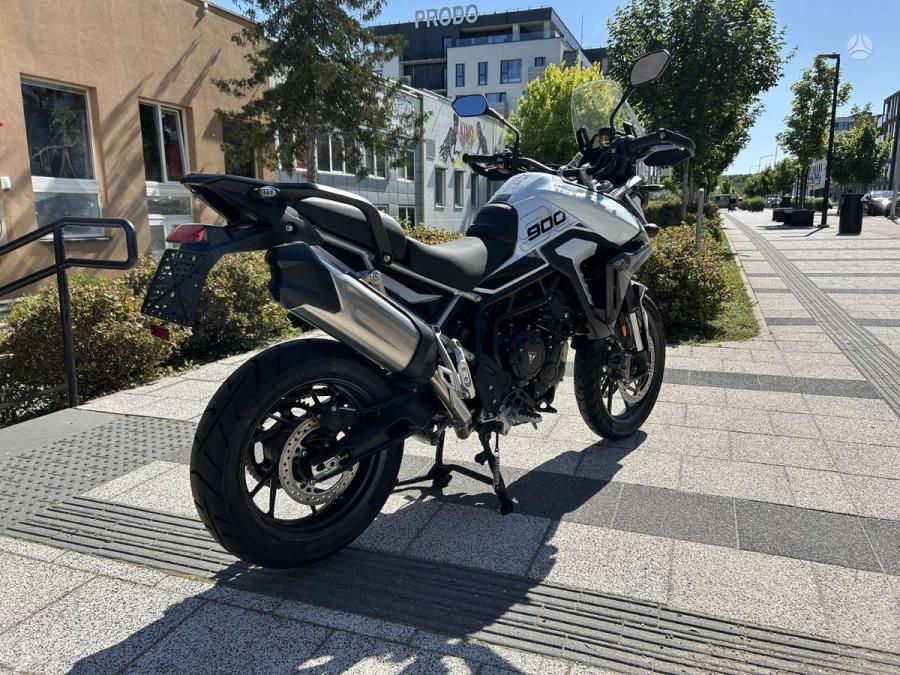 White Triumph Tiger 2025 in Vilnius, with an engine capacity of 0.89 L and mileage of 0 thousand km for 13890 €, photo 15 on AUTOMOTO.COM.LV