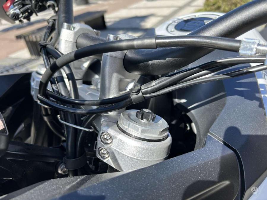 White Triumph Tiger 2025 in Vilnius, with an engine capacity of 0.89 L and mileage of 0 thousand km for 13890 €, photo 20 on AUTOMOTO.COM.LV