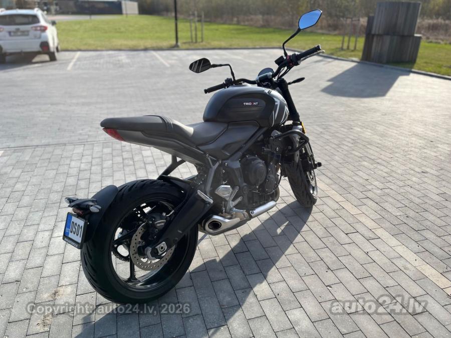 Black Triumph Trident 660 2022 in Tartu, with an engine capacity of 0.66 L and mileage of 5 thousand km for 6990 €, photo 9 on AUTOMOTO.COM.LV