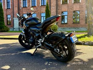 Melns Triumph Trident 660 2023 Tallina, ar dzinēja tilpumu 0.66 L un nobraukumu 24 tūkst. km par 5600 €, foto 4 vietnē AUTOMOTO.COM.LV