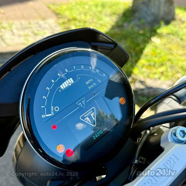 Triumph Trident 660 2023 in Tallinn on AUTOMOTO.COM.LV Black Triumph Trident 660 2023 in Tallinn, with an engine capacity of 0.66 L and mileage of 24 thousand km for 5600 €, photo 8 on AUTOMOTO.COM.LV