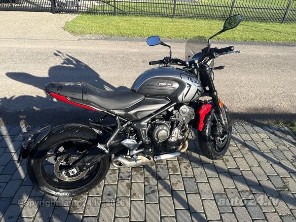 Триумф Trident 660 2022 в Тарту, объемом двигателя 0.66 л и пробегом 4 тыс. км за 6500 €, фото 1 на AUTOMOTO.COM.LV