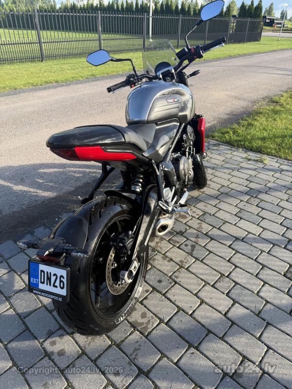 Триумф Trident 660 2022 в Тарту, объемом двигателя 0.66 л и пробегом 4 тыс. км за 6500 €, фото 3 на AUTOMOTO.COM.LV