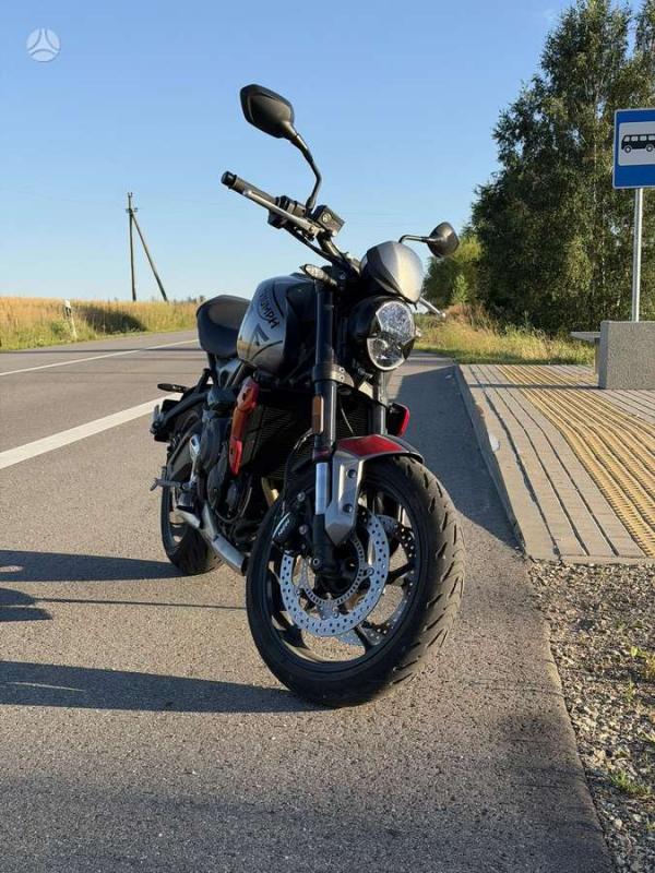 Grey Triumph Trident 2024 in Vilnius, with an engine capacity of 0.66 L and mileage of 2 thousand km for 7200 €, photo 2 on AUTOMOTO.COM.LV