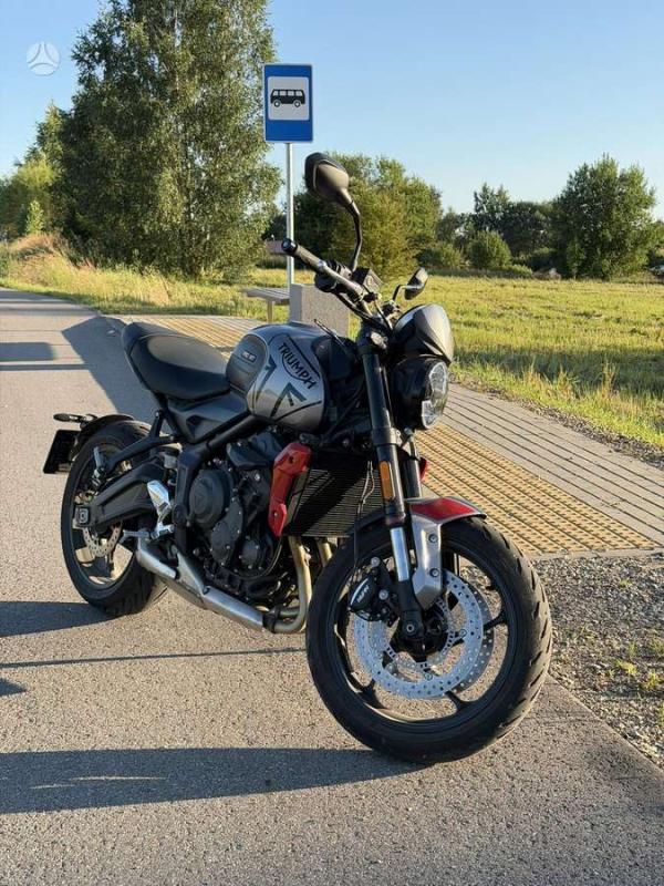 Grey Triumph Trident 2024 in Vilnius, with an engine capacity of 0.66 L and mileage of 2 thousand km for 7200 €, photo 4 on AUTOMOTO.COM.LV