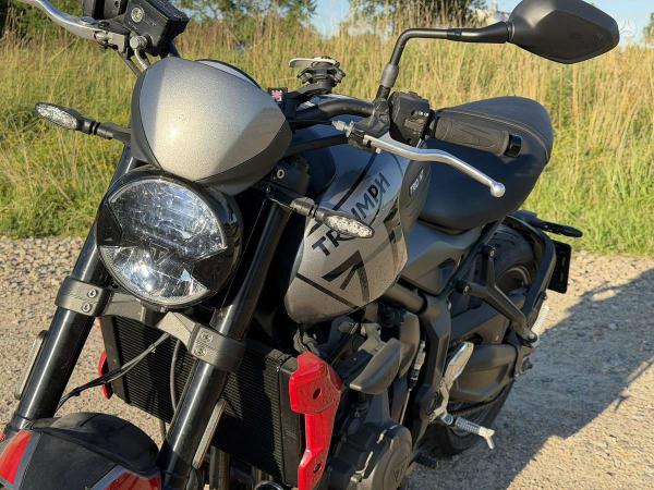 Grey Triumph Trident 2024 in Vilnius, with an engine capacity of 0.66 L and mileage of 2 thousand km for 7200 €, photo 5 on AUTOMOTO.COM.LV