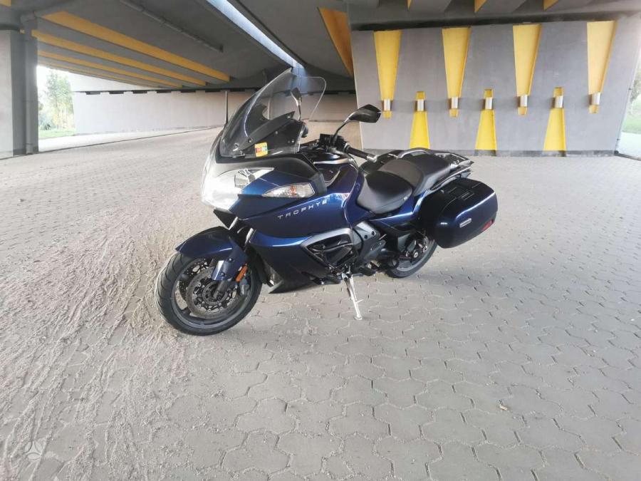 Triumph Trophy 2014 Viļņa, ar dzinēja tilpumu 1.20 L un nobraukumu 78 tūkst. km par 5400 €, foto 21 vietnē AUTOMOTO.COM.LV