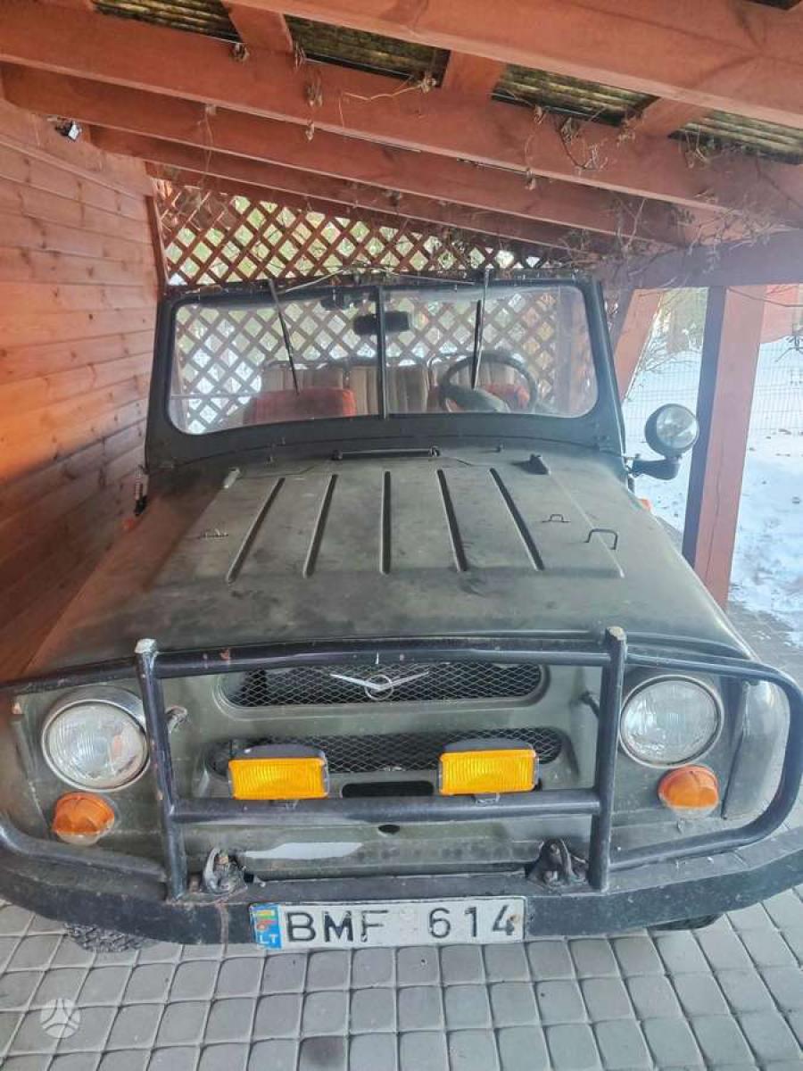 Green UAZ 3151 1990 in Kazlu Ruda, with an engine capacity of 2.45 L and mileage of 69 thousand km for 2500 €, photo 5 on AUTOMOTO.COM.LV