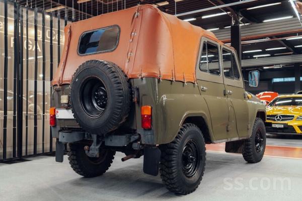 Green UAZ 31512 1987 in Riga, with an engine capacity of 2.40 L and mileage of 63 thousand km for 6000 €, photo 9 on AUTOMOTO.COM.LV