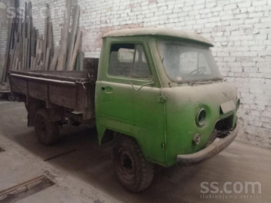 Green UAZ 3303 1986 in Talsi, with an engine capacity of 2.40 L and mileage of 50 thousand km for 500 €, photo 1 on AUTOMOTO.COM.LV
