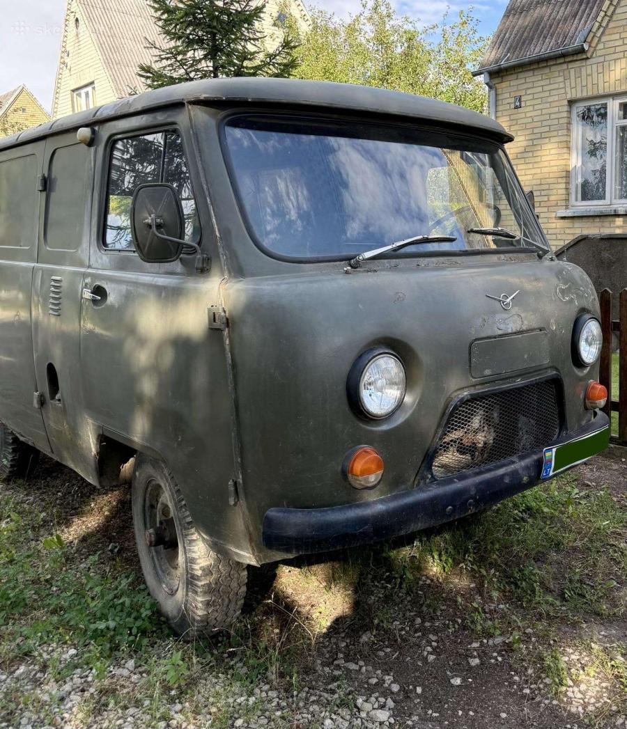 Green UAZ 3741 1989 in Siauliai, with an engine capacity of 2.50 L and mileage of 66 thousand km for 3995 €, photo 1 on AUTOMOTO.COM.LV