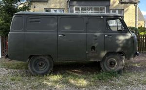 Green UAZ 3741 1989 in Siauliai, with an engine capacity of 2.50 L and mileage of 66 thousand km for 3995 €, photo 2 on AUTOMOTO.COM.LV