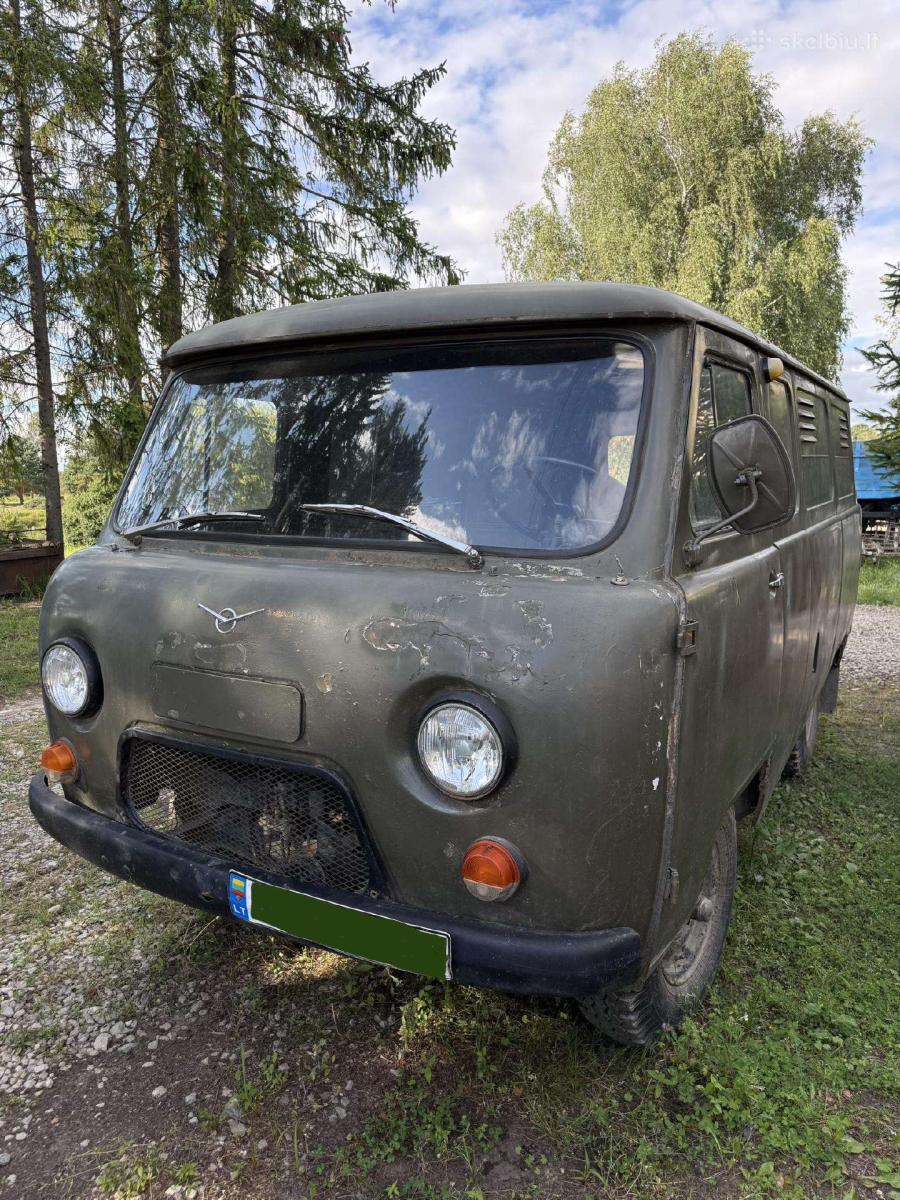 Green UAZ 3741 1989 in Siauliai, with an engine capacity of 2.50 L and mileage of 66 thousand km for 3995 €, photo 4 on AUTOMOTO.COM.LV