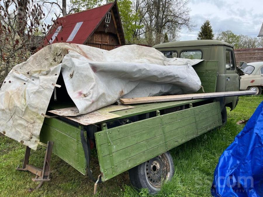 Green UAZ 452 1978 in Gulbene, with an engine capacity of 2.40 L and mileage of 30 thousand km for 1650 €, photo 3 on AUTOMOTO.COM.LV
