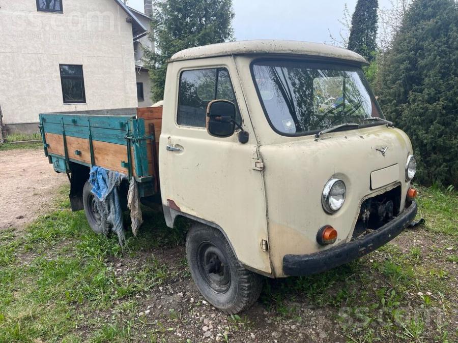 Green UAZ 452 1978 in Gulbene, with an engine capacity of 2.40 L and mileage of 30 thousand km for 1650 €, photo 7 on AUTOMOTO.COM.LV