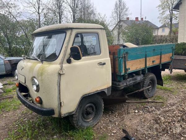 Yellow UAZ 452 1978 in Gulbene, with an engine capacity of 2.40 L and mileage of 30 thousand km for 1500 €, photo 3 on AUTOMOTO.COM.LV