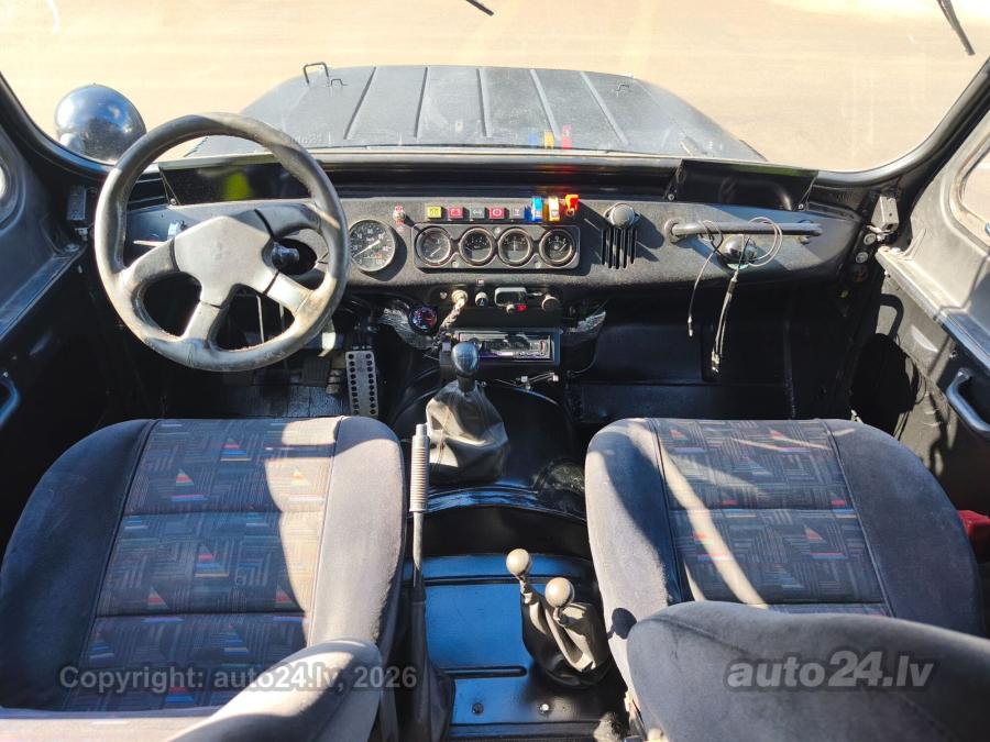 Black UAZ 469 1977 in Tallinn, with an engine capacity of 2.50 L and mileage of 1 thousand km for 14999 €, photo 5 on AUTOMOTO.COM.LV