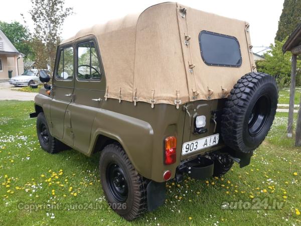 Green UAZ 469 1975 in Tallinn, with an engine capacity of 2.40 L and mileage of 0 thousand km for 9900 €, photo 11 on AUTOMOTO.COM.LV