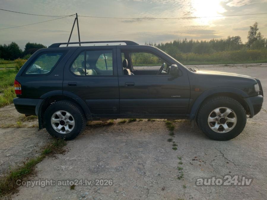 Melns Vauxhall Frontera 1999 Tartu, ar dzinēja tilpumu 3.20 L un nobraukumu 131 tūkst. km par 1499 €, foto 5 vietnē AUTOMOTO.COM.LV