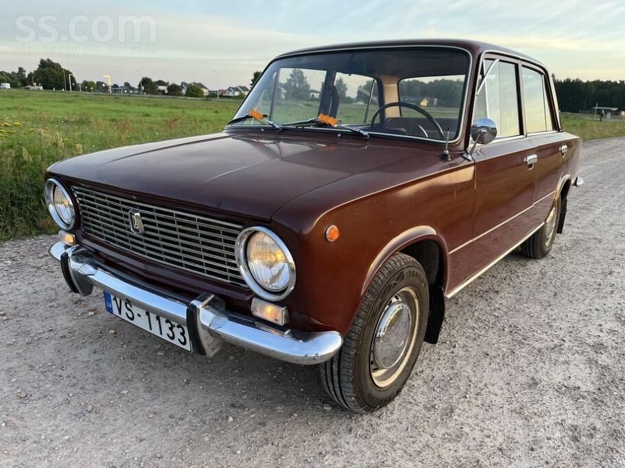 Brown VAZ / Lada 2101 1971 in Riga, with an engine capacity of 1.20 L and mileage of 106 thousand km for 8500 €, photo 3 on AUTOMOTO.COM.LV