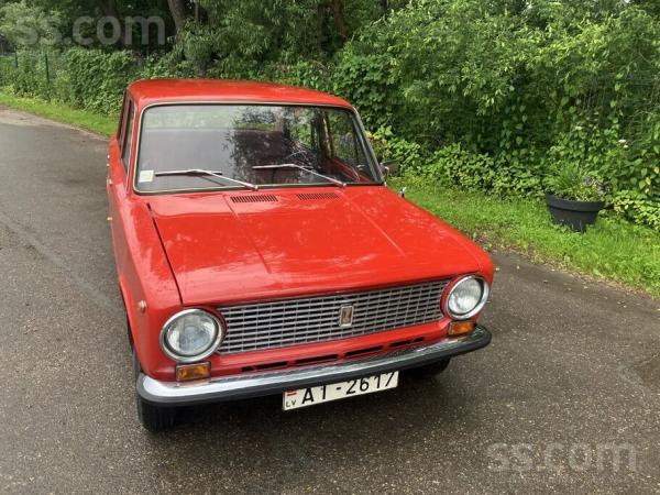 Sarkans VAZ / Lada 2101 1976 Rīga, ar dzinēja tilpumu 1.30 L un nobraukumu 9 tūkst. km par 8999 €, foto 1 vietnē AUTOMOTO.COM.LV