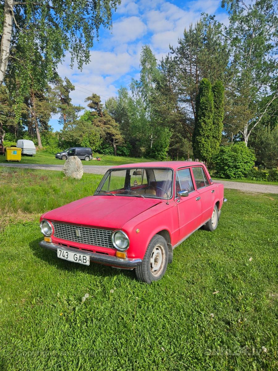 Red VAZ / Lada 2101 1980 in Tallinn, with an engine capacity of 1.30 L and mileage of 108 thousand km for 1000 €, photo 1 on AUTOMOTO.COM.LV
