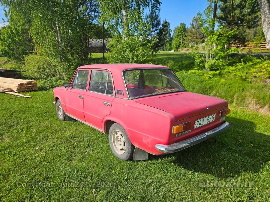 Red VAZ / Lada 2101 1980 in Tallinn, with an engine capacity of 1.30 L and mileage of 108 thousand km for 1000 €, photo 4 on AUTOMOTO.COM.LV
