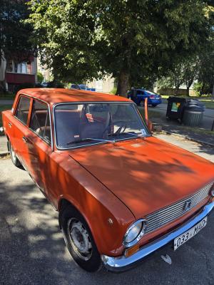 Red VAZ / Lada 2101 1981 in Tallinn, with an engine capacity of 1.30 L and mileage of 63 thousand km for 2500 €, photo 10 on AUTOMOTO.COM.LV