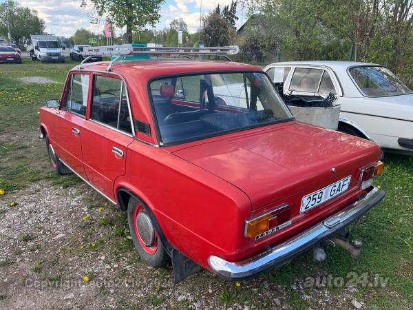 Red VAZ / Lada 2101 1982 in Tallinn, with an engine capacity of 1.20 L and mileage of 167 thousand km for 2100 €, photo 3 on AUTOMOTO.COM.LV
