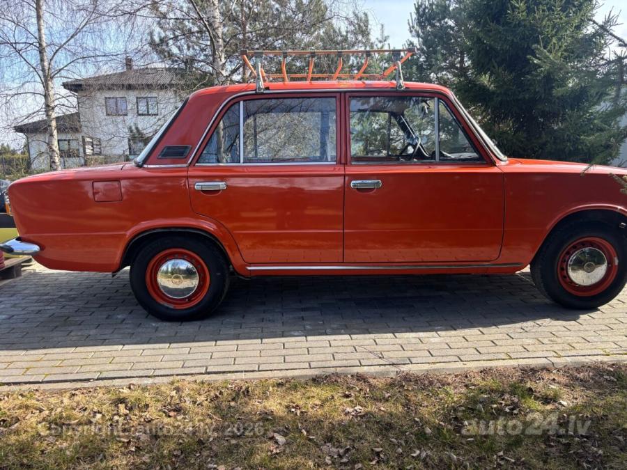 Sarkans VAZ / Lada 2101 1984 Tallina, ar dzinēja tilpumu 1.20 L un nobraukumu 0 tūkst. km par 2600 €, foto 3 vietnē AUTOMOTO.COM.LV