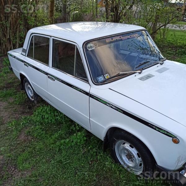 Белый ВАЗ 2101 1975 в Краслава, объемом двигателя 1.20 л и пробегом 40 тыс. км за 1500 €, фото 2 на AUTOMOTO.COM.LV