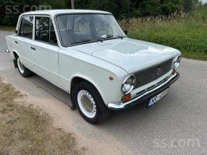 Balts VAZ / Lada 2101 1976 Rīga, ar dzinēja tilpumu 1.30 L un nobraukumu 60 tūkst. km par 7200 €, foto 3 vietnē AUTOMOTO.COM.LV