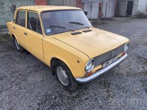 Yellow VAZ / Lada 2101 1981 in Valmiera, with an engine capacity of 1.20 L and mileage of 90 thousand km for 800 €, photo 4 on AUTOMOTO.COM.LV