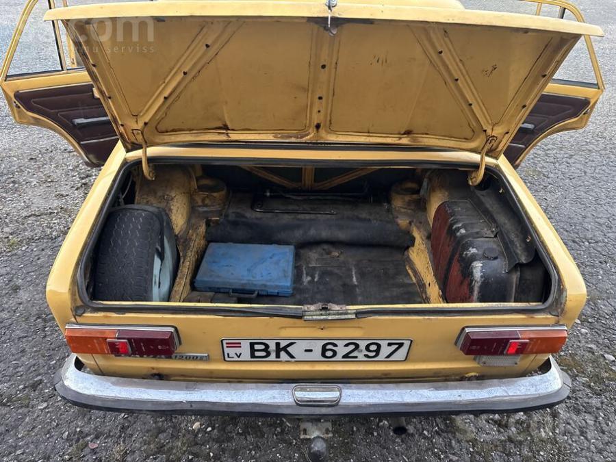 Yellow VAZ / Lada 2101 1981 in Valmiera, with an engine capacity of 1.20 L and mileage of 90 thousand km for 800 €, photo 6 on AUTOMOTO.COM.LV