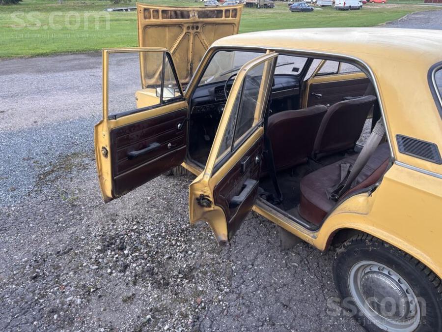 Yellow VAZ / Lada 2101 1981 in Valmiera, with an engine capacity of 1.20 L and mileage of 90 thousand km for 800 €, photo 7 on AUTOMOTO.COM.LV