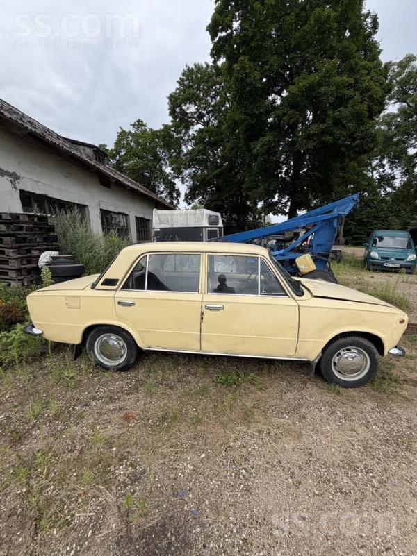 Yellow VAZ / Lada 2101 1986 in Kuldiga, with an engine capacity of 1.30 L and mileage of 50 thousand km for 1100 €, photo 6 on AUTOMOTO.COM.LV