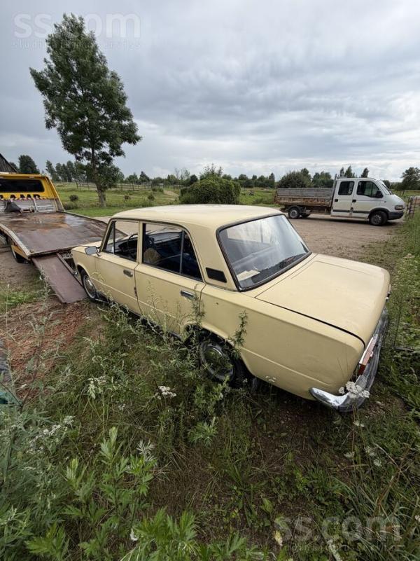 Yellow VAZ / Lada 2101 1986 in Kuldiga, with an engine capacity of 1.30 L and mileage of 50 thousand km for 1100 €, photo 7 on AUTOMOTO.COM.LV