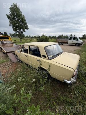 Yellow VAZ / Lada 2101 1986 in Kuldiga, with an engine capacity of 1.30 L and mileage of 50 thousand km for 1100 €, photo 8 on AUTOMOTO.COM.LV