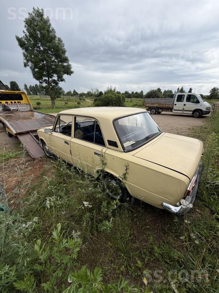 Yellow VAZ / Lada 2101 1986 in Kuldiga, with an engine capacity of 1.30 L and mileage of 50 thousand km for 1100 €, photo 8 on AUTOMOTO.COM.LV