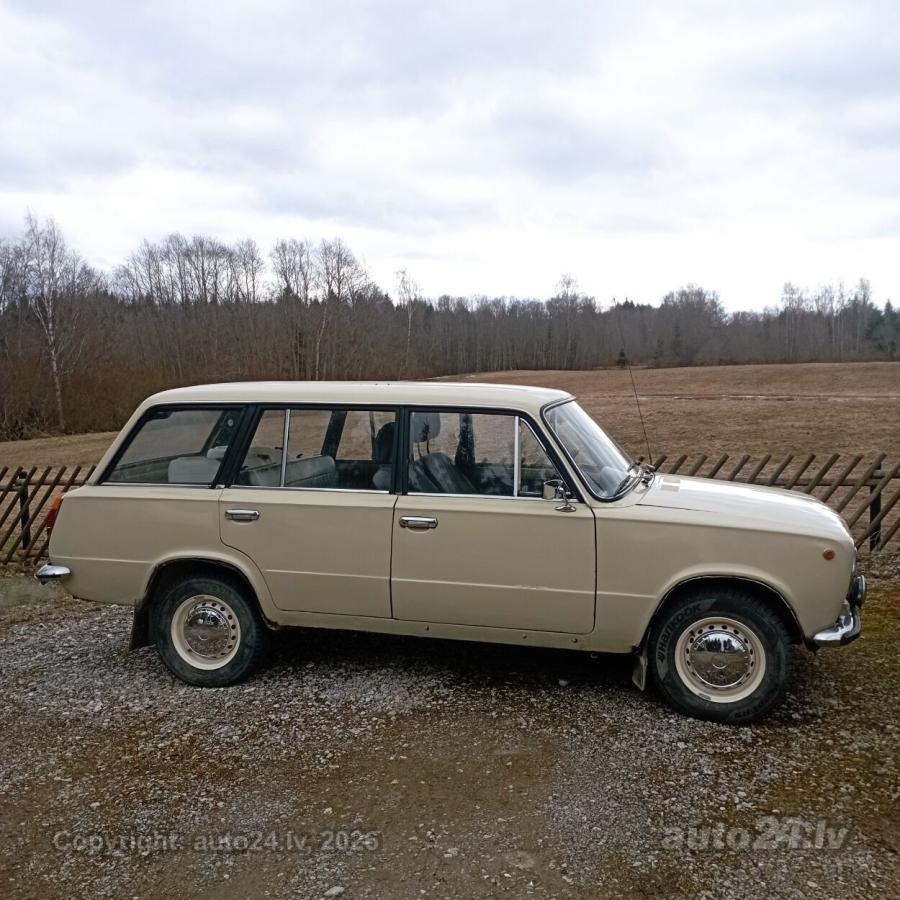 Smilšu krāsa VAZ / Lada 2102 1973 Tartu, ar dzinēja tilpumu 1.20 L un nobraukumu 45 tūkst. km par 2500 €, foto 1 vietnē AUTOMOTO.COM.LV