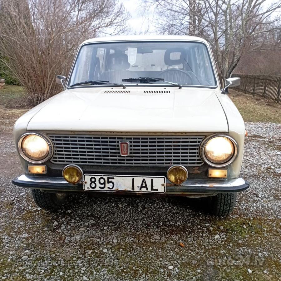 Smilšu krāsa VAZ / Lada 2102 1973 Tartu, ar dzinēja tilpumu 1.20 L un nobraukumu 45 tūkst. km par 2500 €, foto 3 vietnē AUTOMOTO.COM.LV