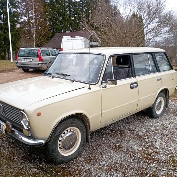 VAZ / Lada 2102 1973 Tartu vietnÄ SmilÅ”u krÄsa VAZ / Lada 2102 1973 Tartu, ar dzinÄja tilpumu 1.20 L un nobraukumu 45 tÅ«kst. km par 2500 ā¬, foto 6 vietnÄ AUTOMOTO.COM.LV