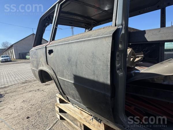Melns VAZ / Lada 2102 1983 Ventspils, ar dzinēja tilpumu 1.60 L un nobraukumu 50 tūkst. km par 1000 €, foto 5 vietnē AUTOMOTO.COM.LV